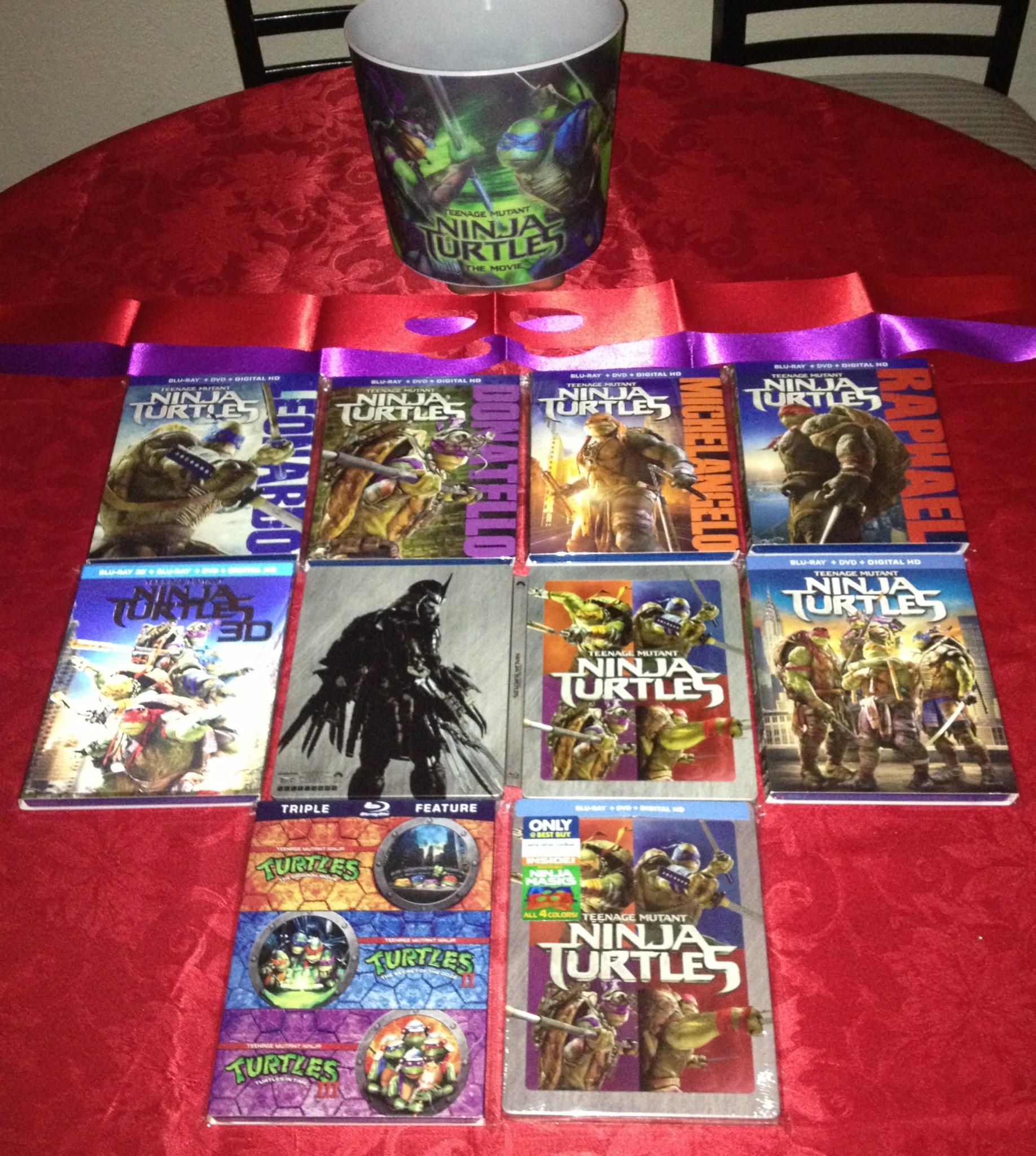 Teenage Mutant Ninja Turtles (2014) Blu-ray Gift Set With Figurines ...